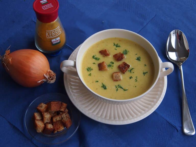 Kerriesoep met croutons - Matthews Friends NL VL